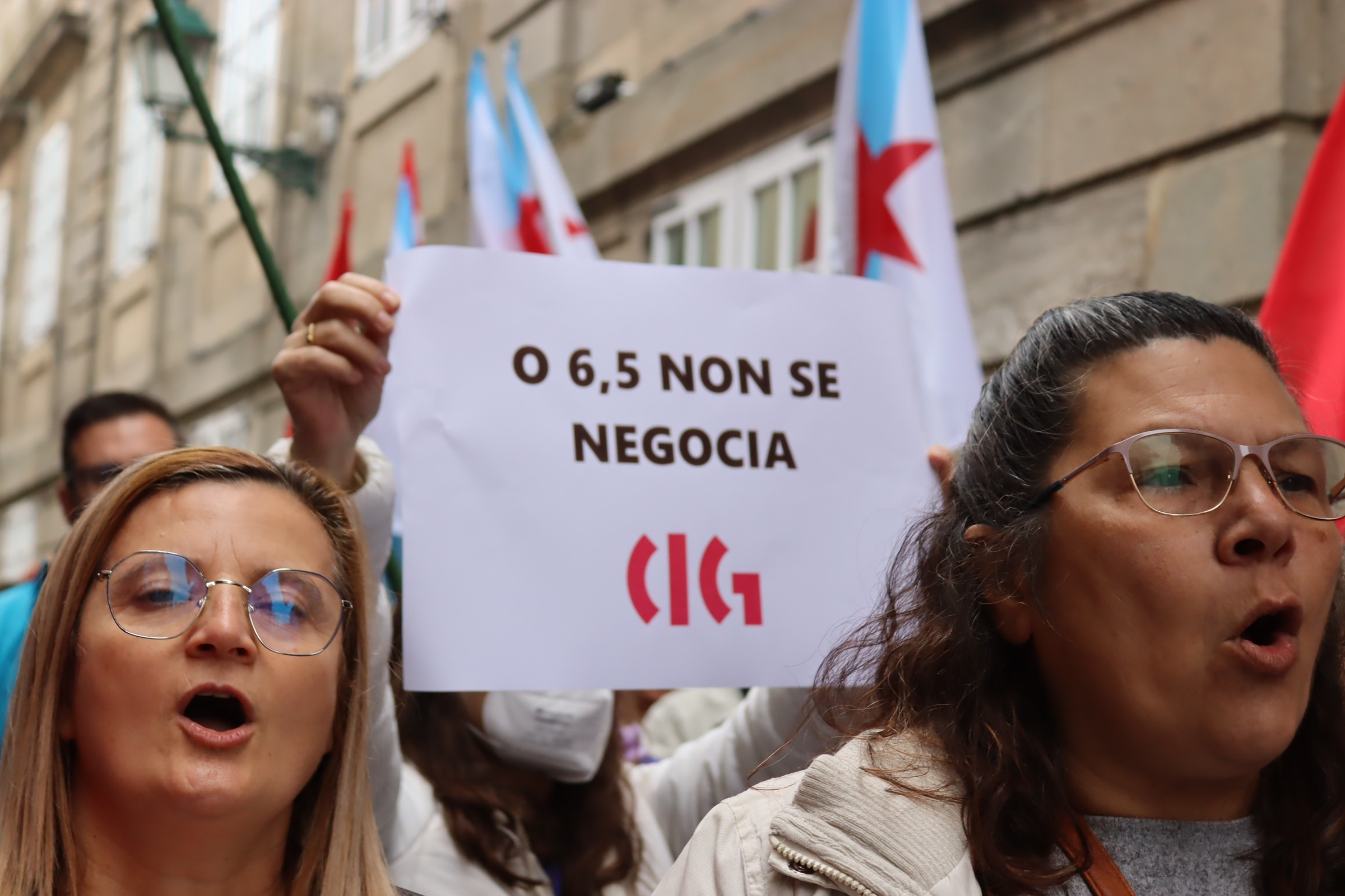 Traballadoras de SAF de toda Galiza concéntranse no CGRL en demanda dun convenio digno - CIG ...